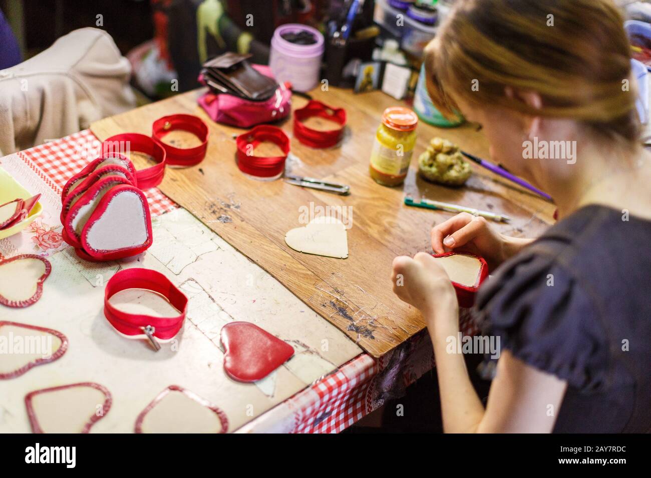 Woman hands manufacturing beautiful hi-res stock photography and images ...