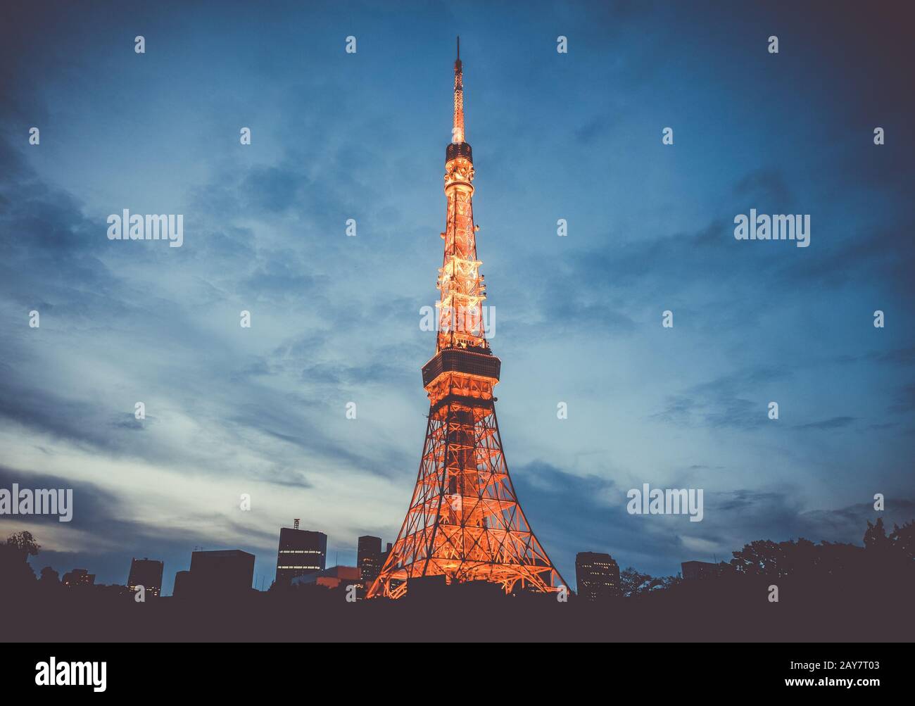 Tokyo tower illuminated sunset hi-res stock photography and images - Alamy