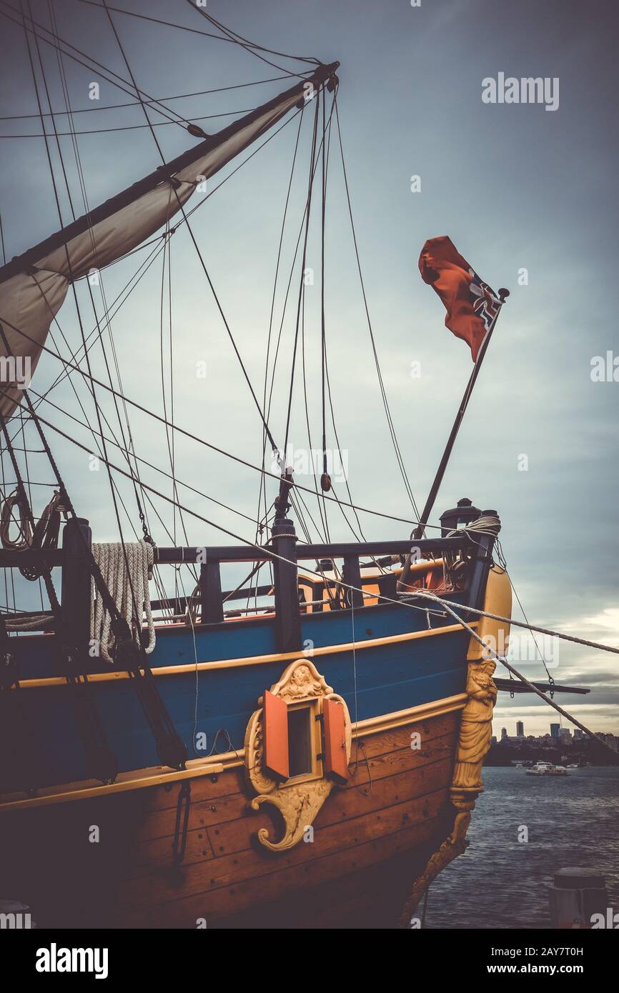 Ship endeavour sydney hi-res stock photography and images - Alamy
