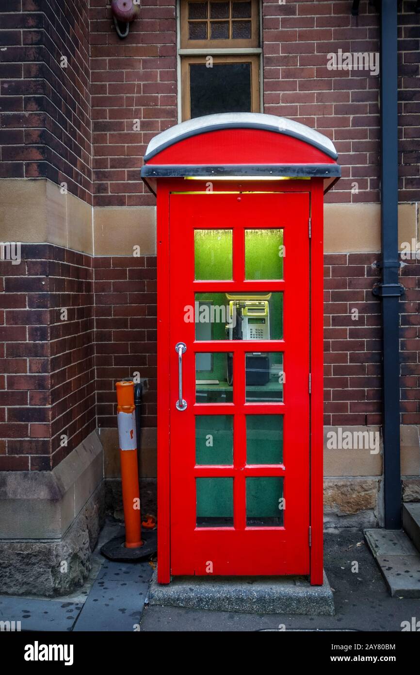 Vintage UK red phone booth Stock Photo - Alamy