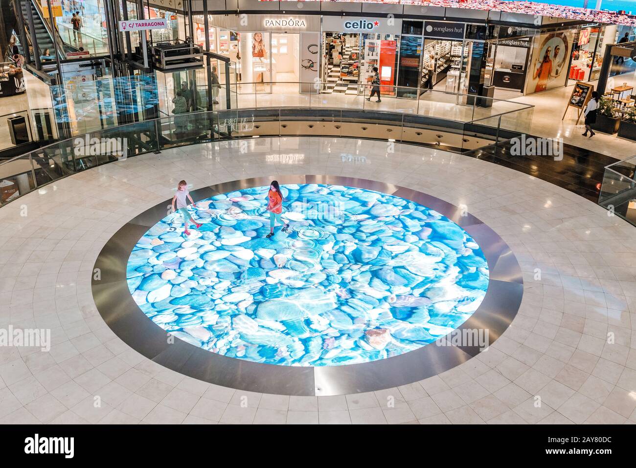 Interior atrium large shopping mall hi-res stock photography and images ...