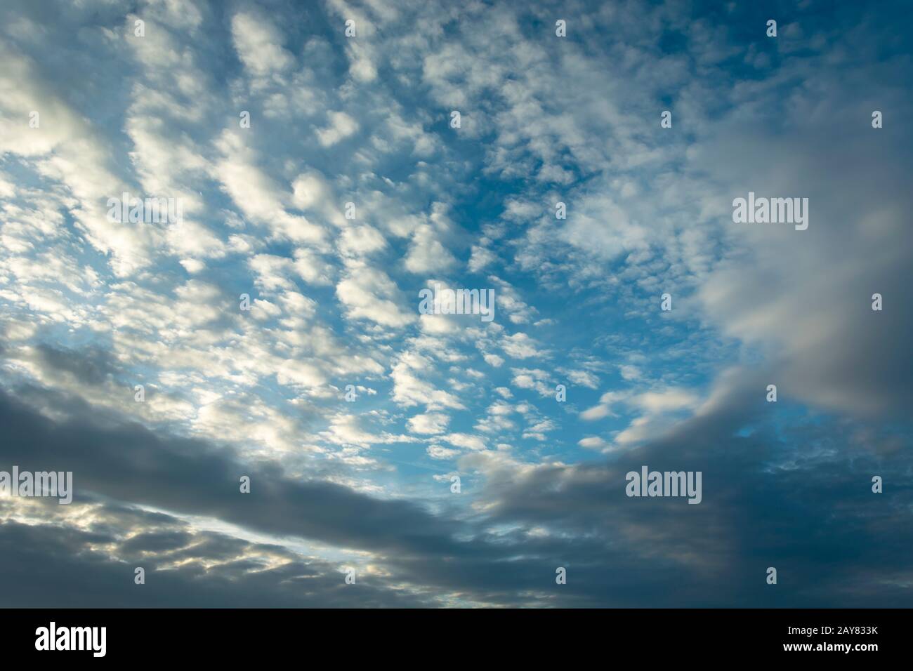Blue gray sky background hi-res stock photography and images - Alamy