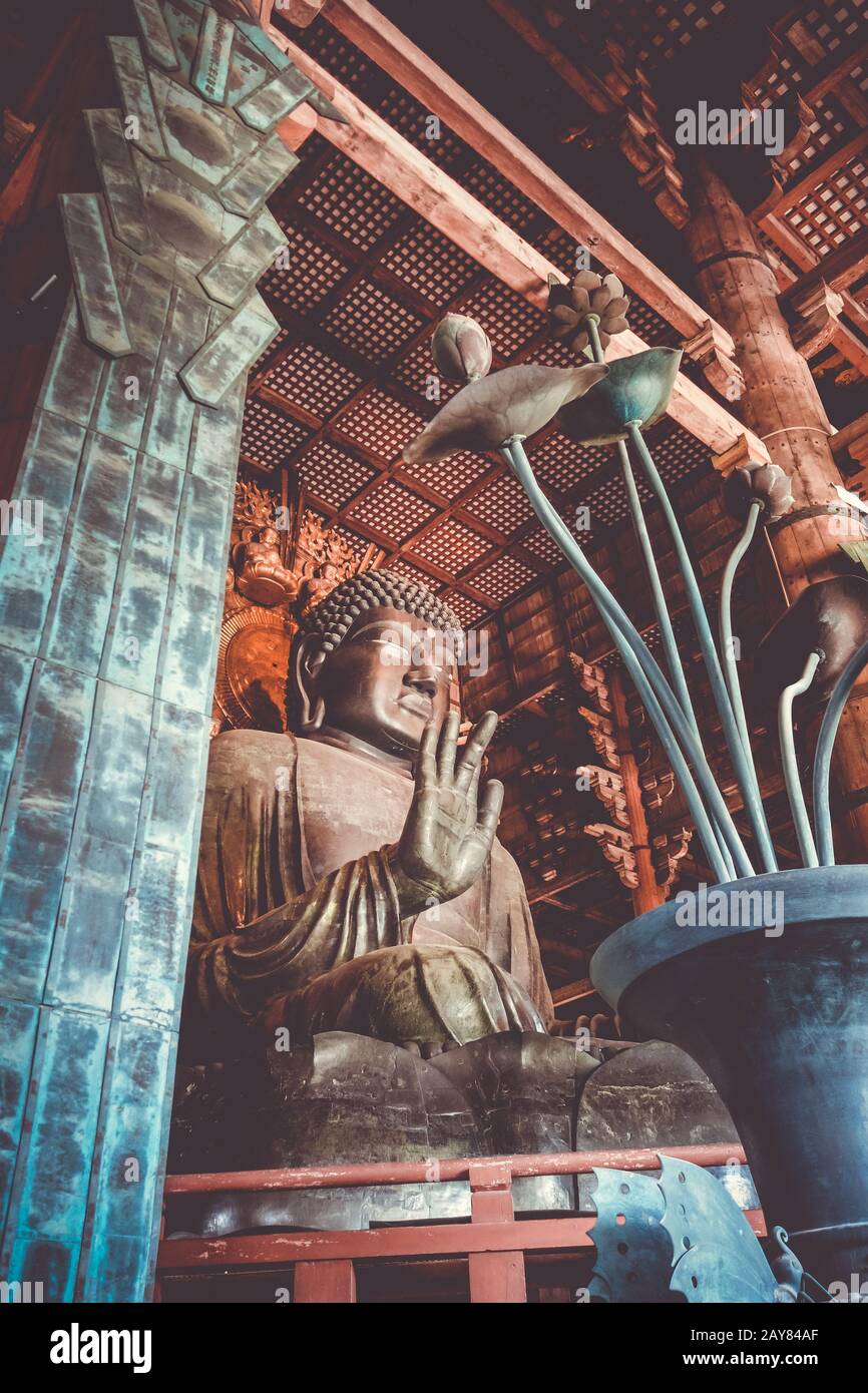Vairocana buddha in Daibutsu-den Todai-ji temple, Nara, Japan Stock ...