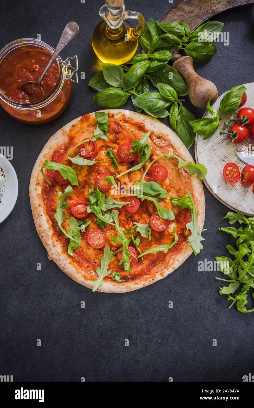 Making traditional italian pizza Stock Photo - Alamy