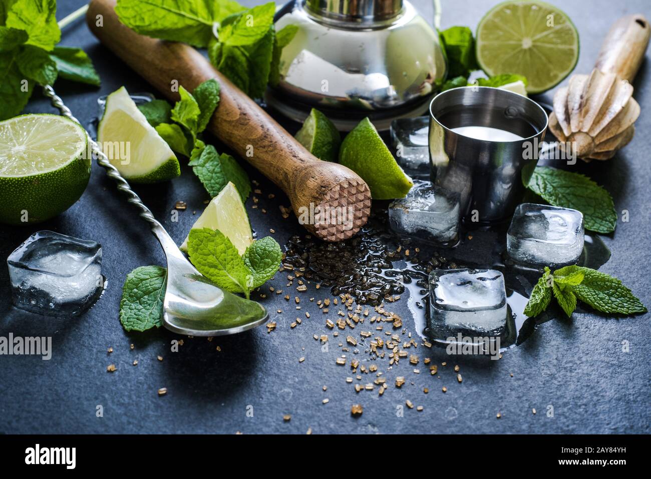 Liquor cocktail hi-res stock photography and images - Alamy