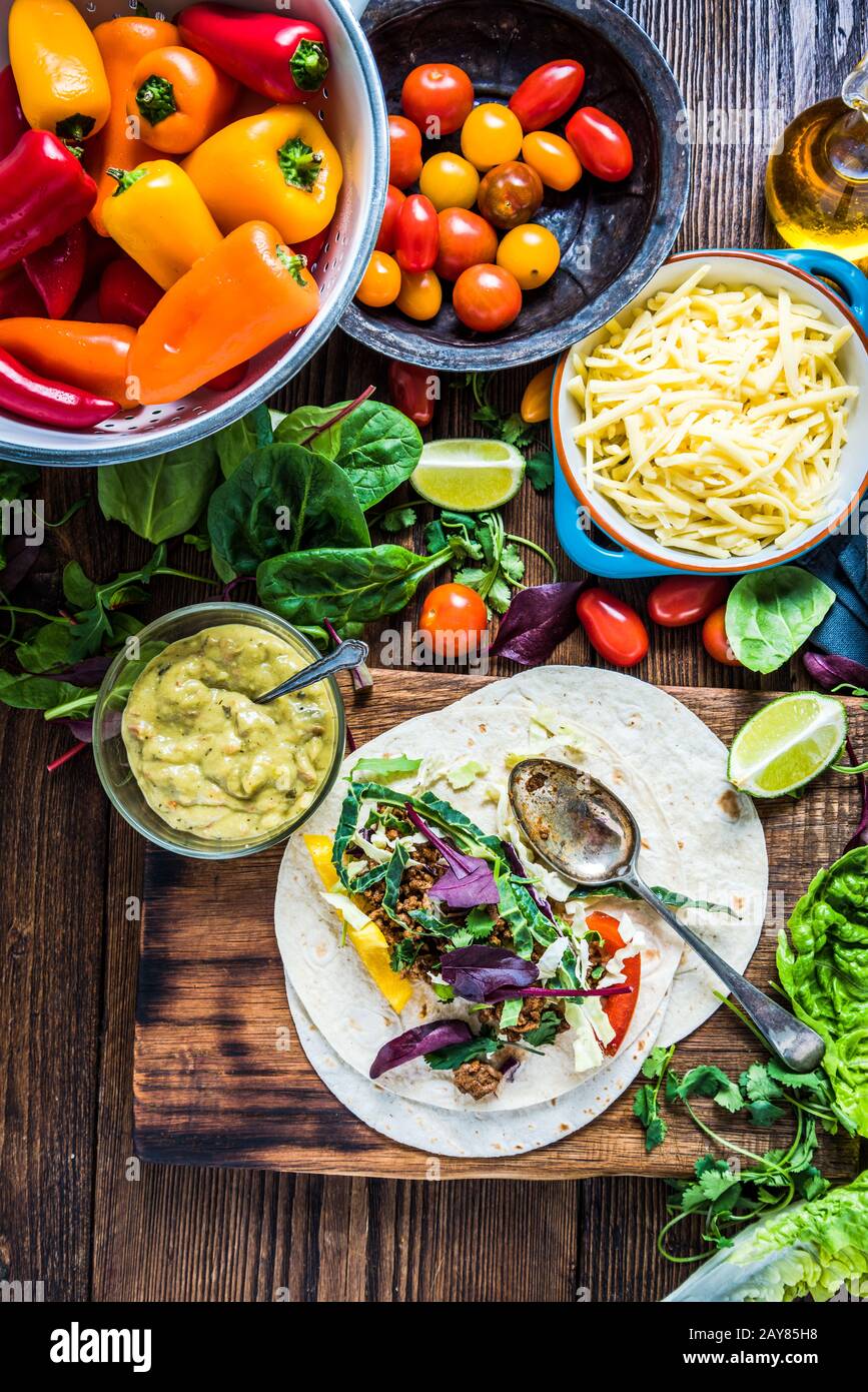 Traditional mexican table hi-res stock photography and images - Alamy