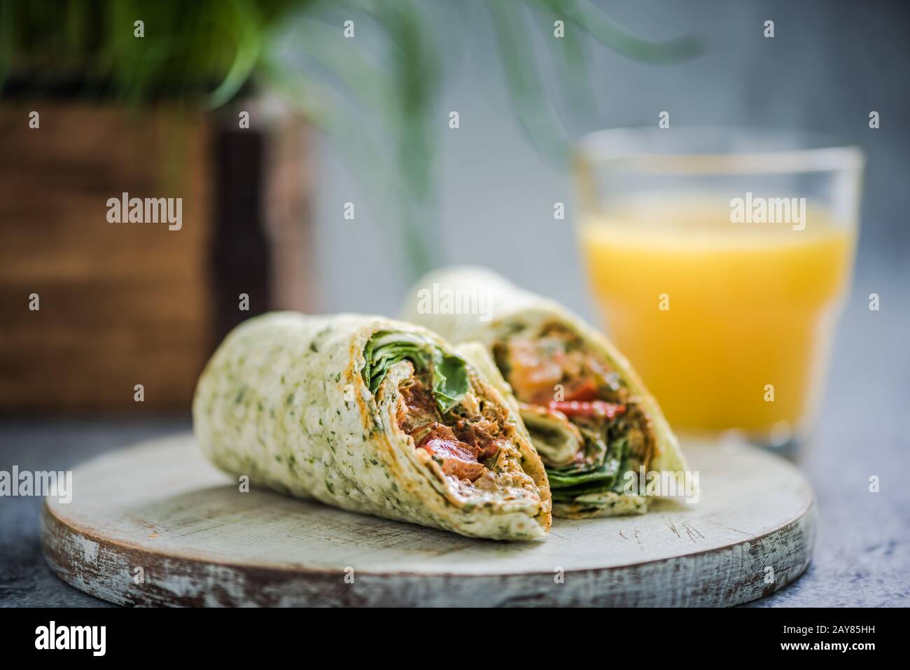 Breakfast wrap hi-res stock photography and images - Alamy