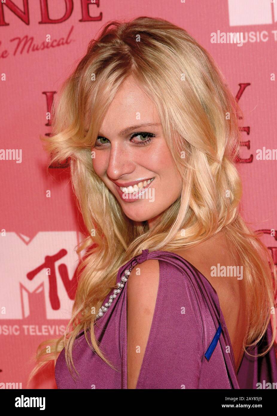 Modelo social hi-res stock photography and images - Alamy