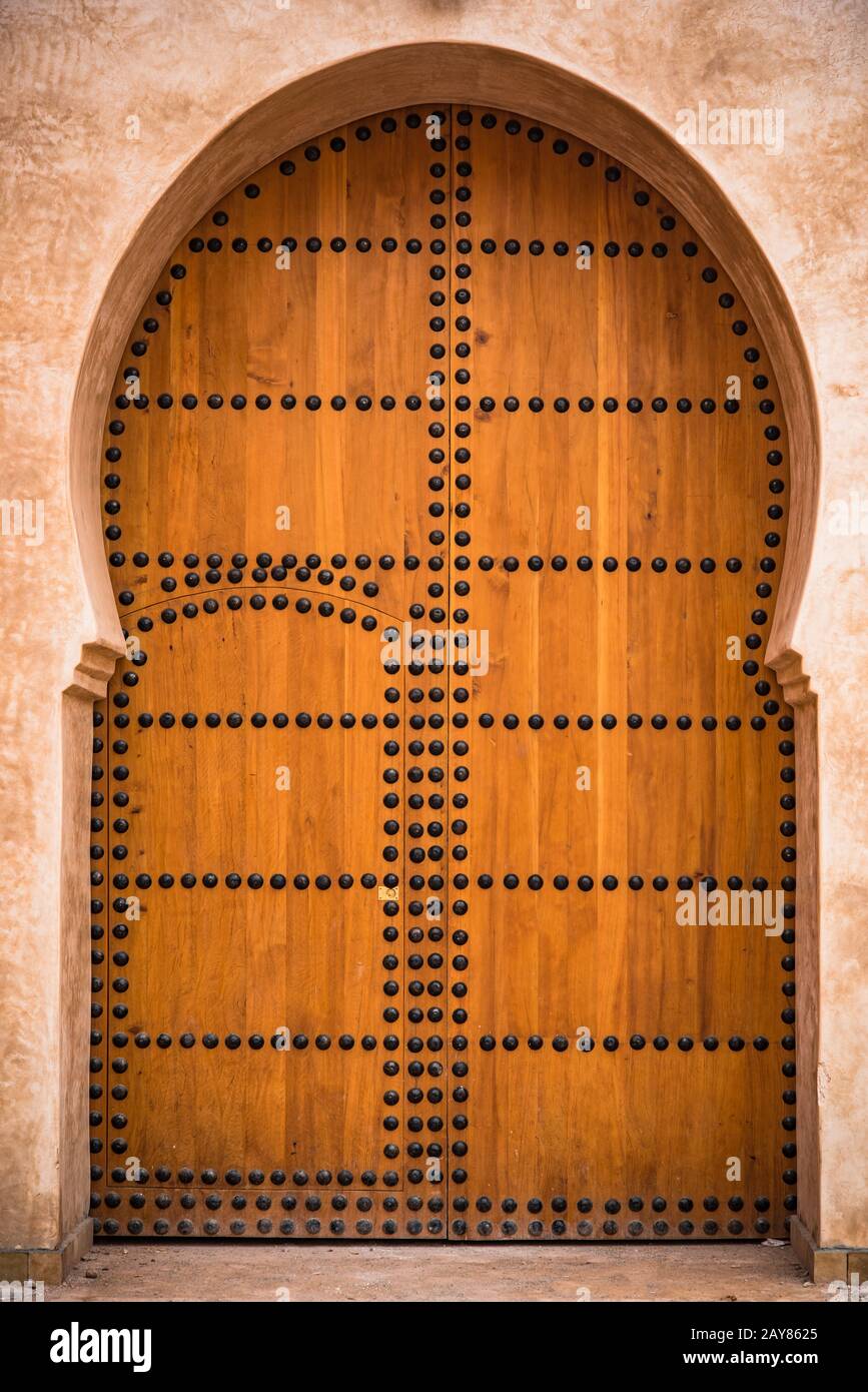 Hand door frame hi-res stock photography and images - Alamy