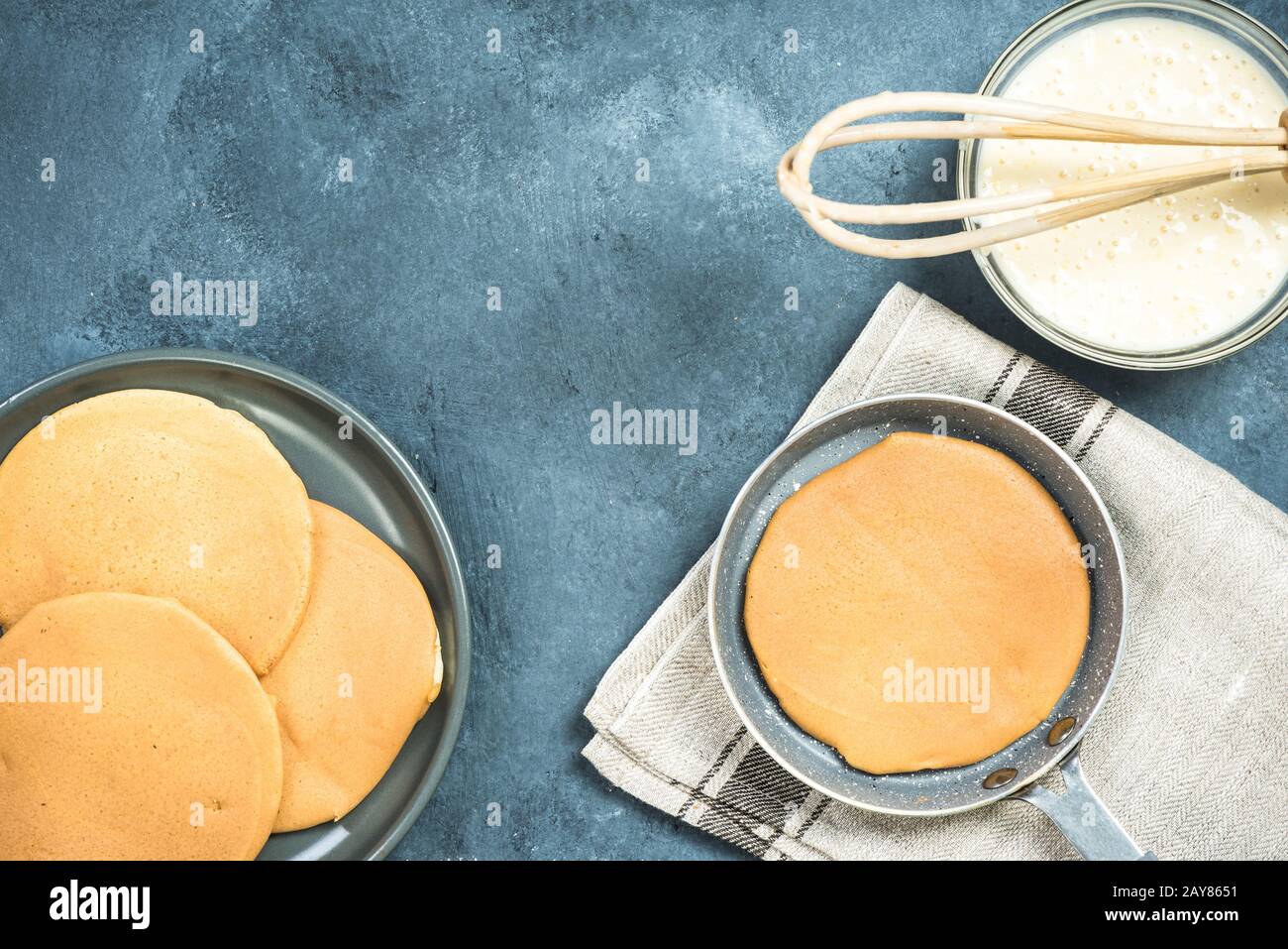 Pancakes top view hi-res stock photography and images - Alamy