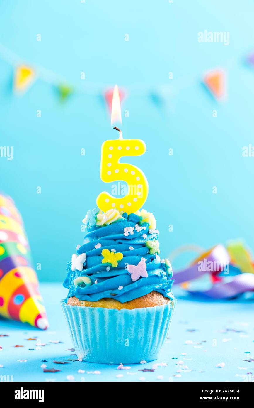 5th birthday cake hi-res stock photography and images - Alamy