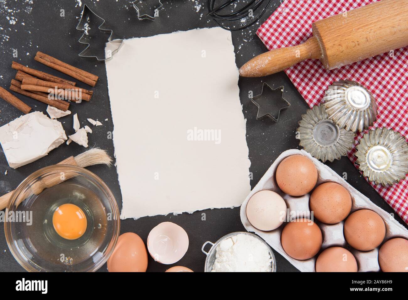 Baking recipe frame background with ingredients and utensils Stock ...