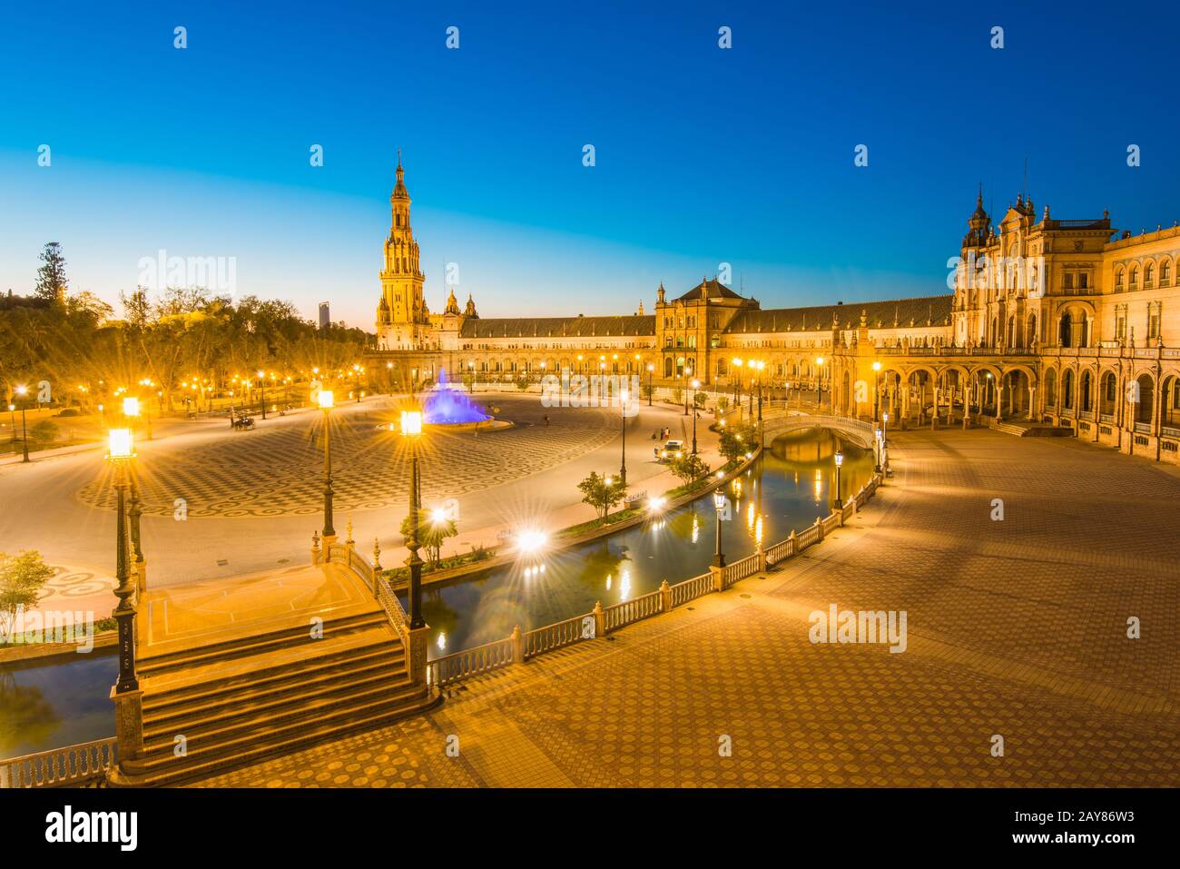 Sevilla symbol hi-res stock photography and images - Alamy