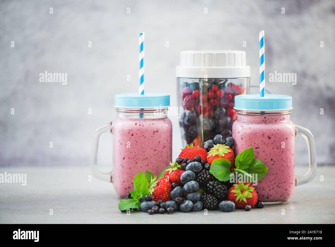 Fruit in blender with smoothie hi-res stock photography and images - Alamy