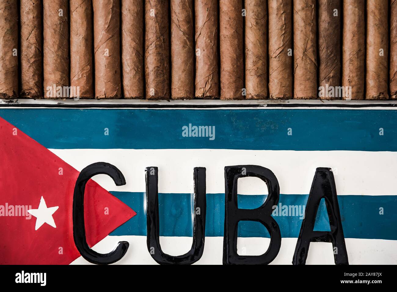 Top cigars hi-res stock photography and images - Alamy