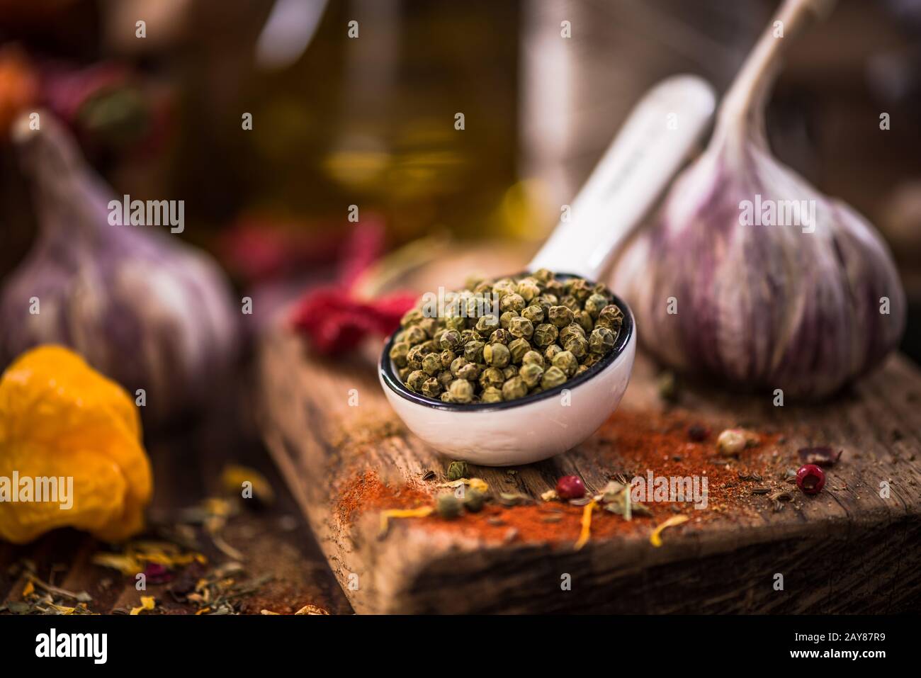 Whole green pepper hi-res stock photography and images - Alamy