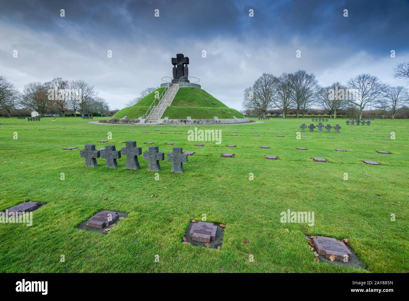 Normandy military cemetery hi-res stock photography and images - Alamy