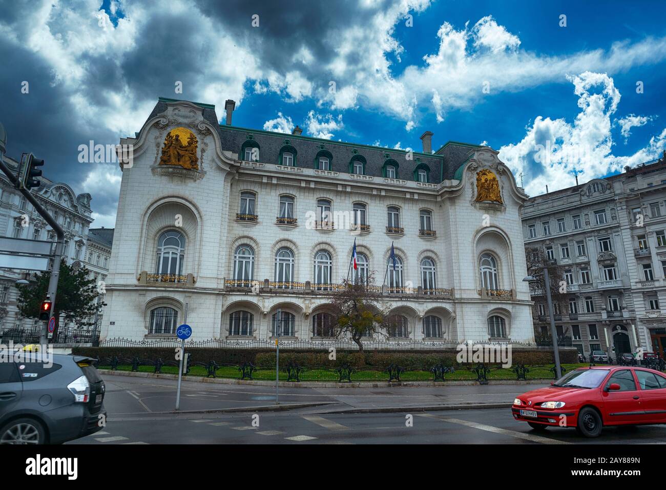 Cityscape views of one of Europe's most beautiful town- Vienna. Peoples ...