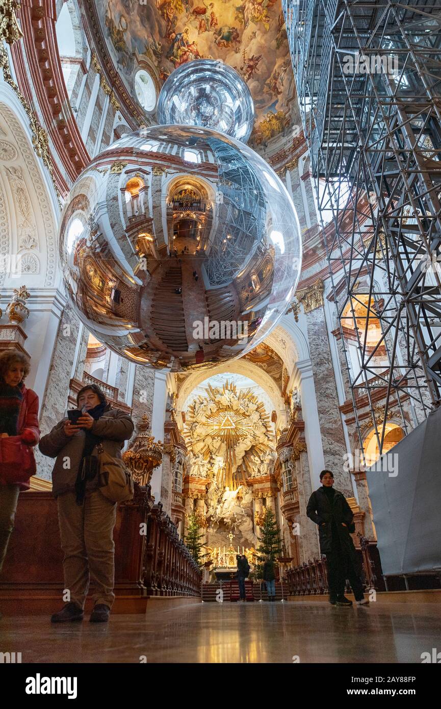 Karlskirche vienna interior hi-res stock photography and images - Alamy