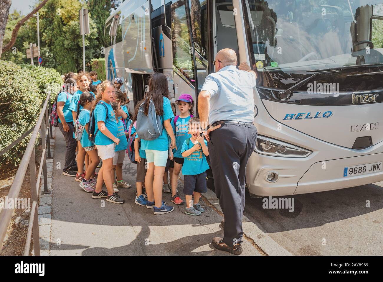 School girls school bus hi-res stock photography and images - Alamy