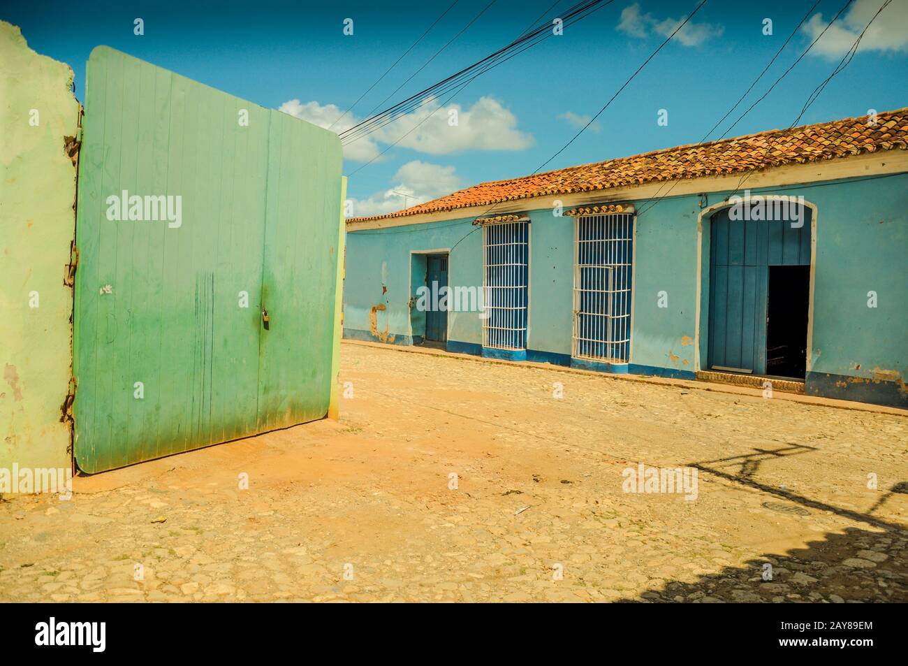 Cuban houses colonial architecture hi-res stock photography and images ...