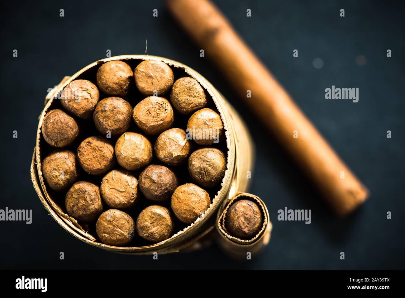Cuban cigars box hi-res stock photography and images - Alamy