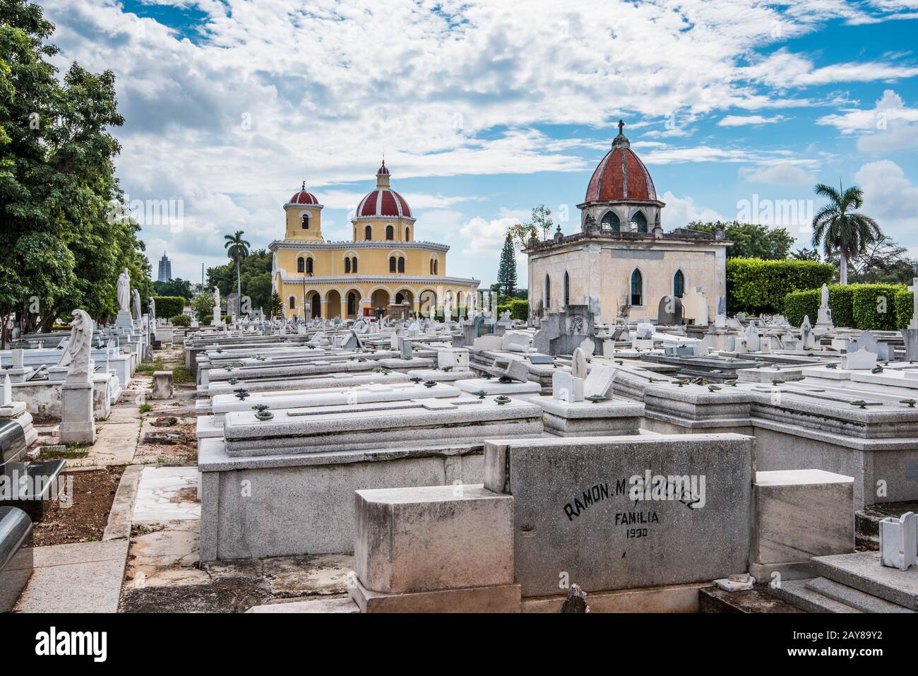 The Colon Cemetery in Havana Cuba Stock Photo - Alamy