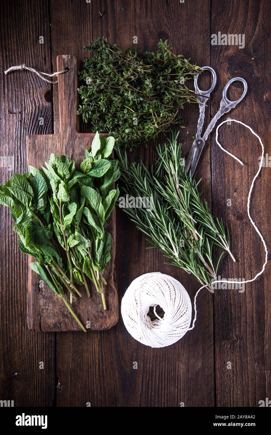 Herbs bunch hi-res stock photography and images - Alamy
