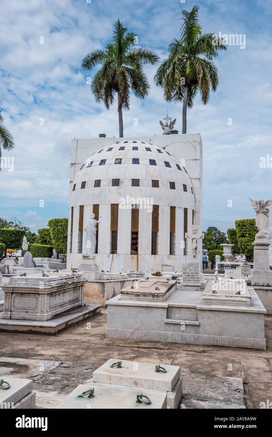 The Colon Cemetery in Havana Cuba Stock Photo - Alamy