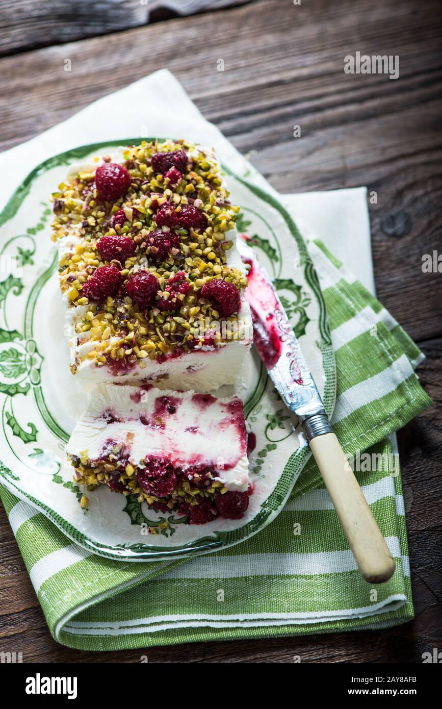 Raspberry yogurt pistachio hi-res stock photography and images - Alamy