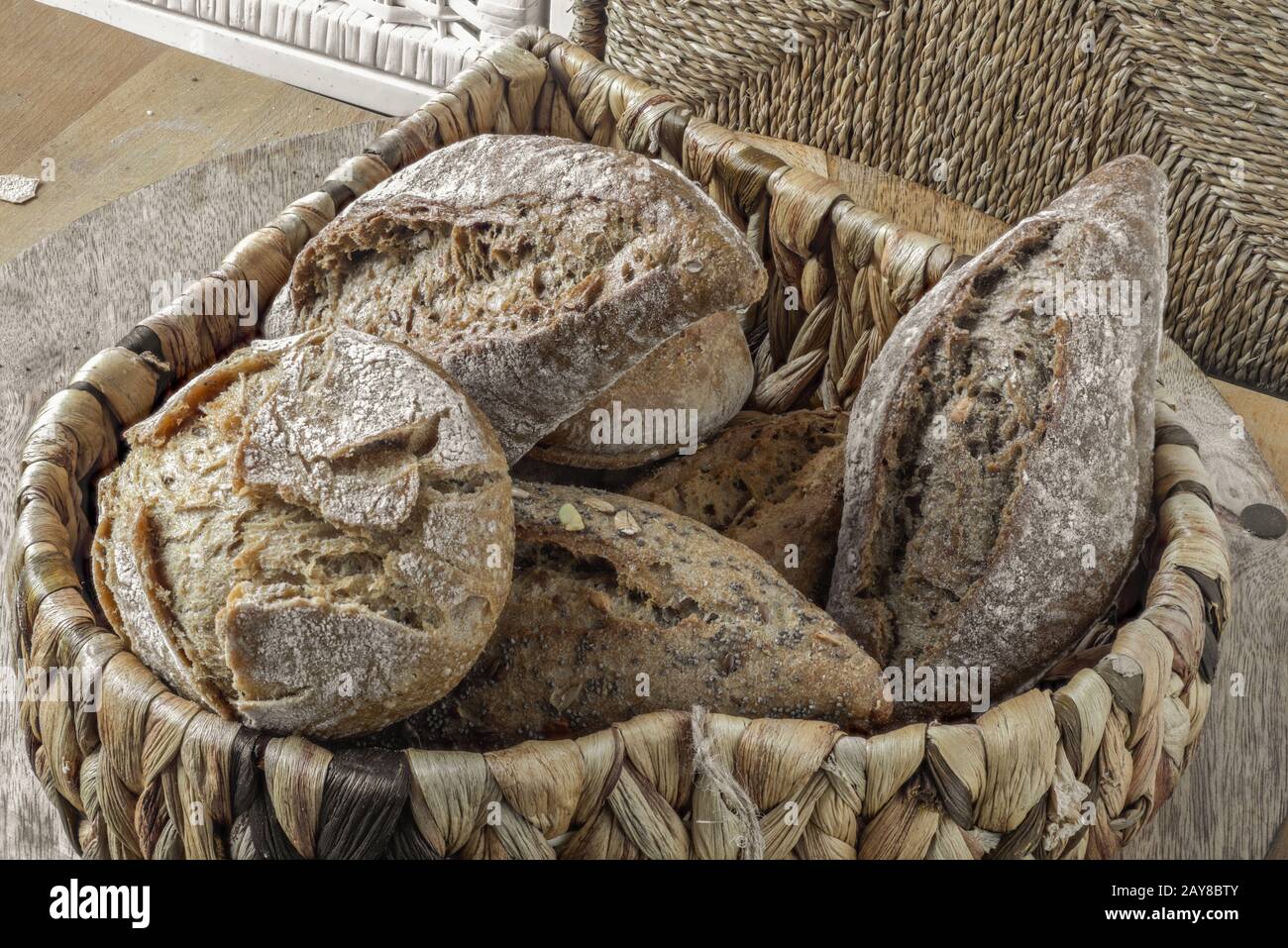 Dark bread hi-res stock photography and images - Alamy