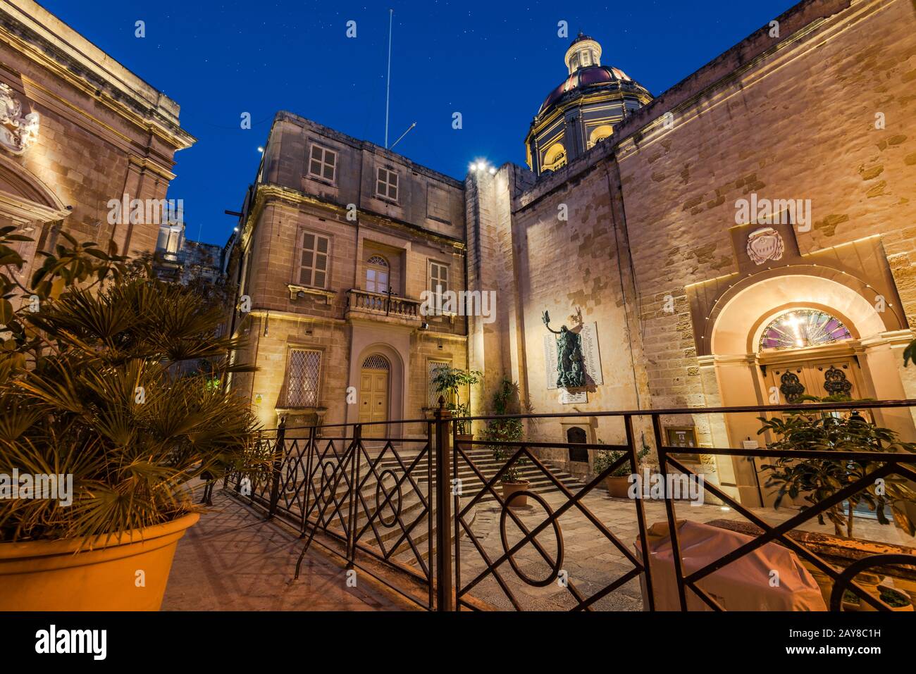 St. Lawrence's Church at night, Birgu,Malta Stock Photo - Alamy