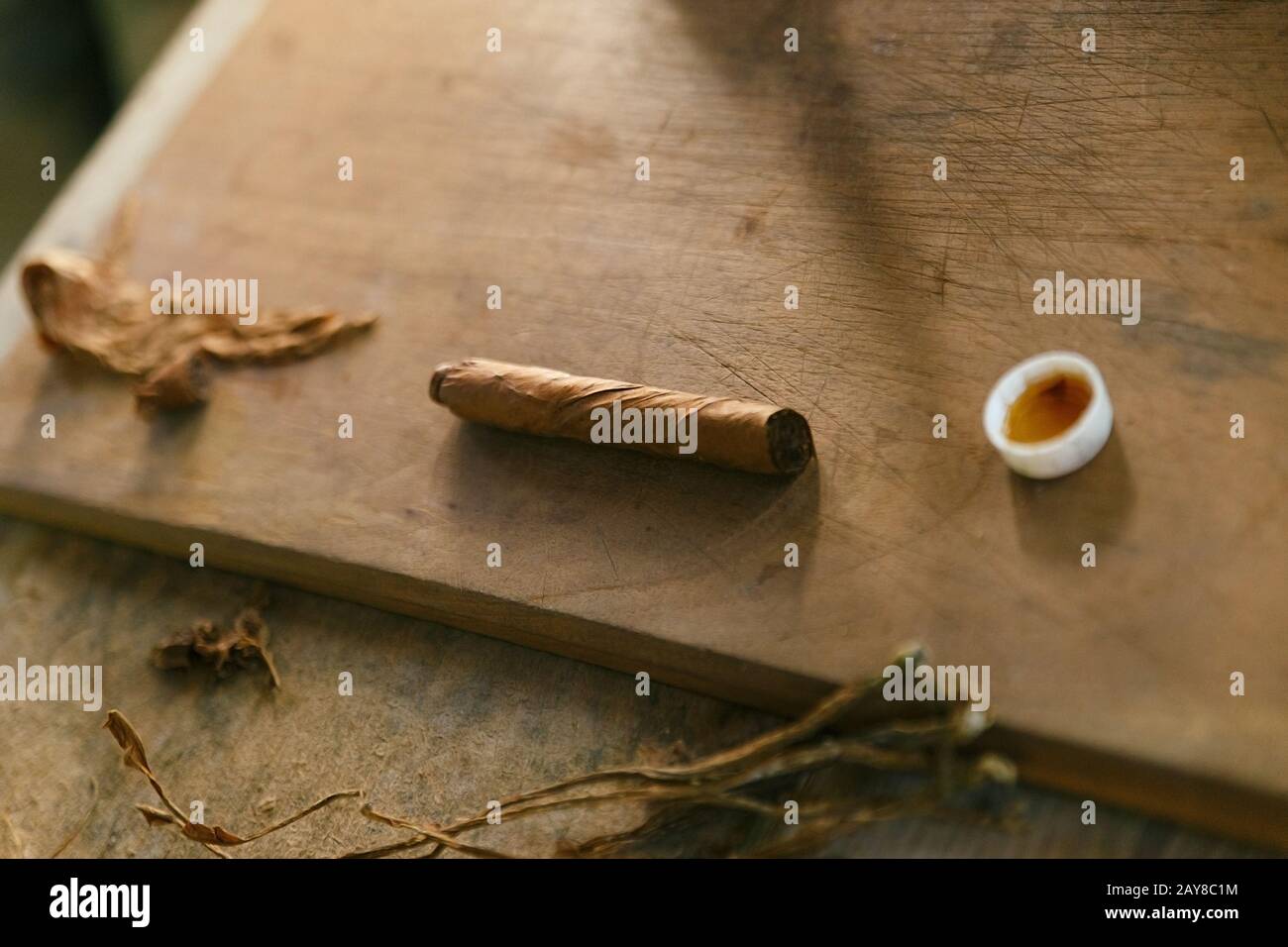 Cigar making table hi-res stock photography and images - Alamy
