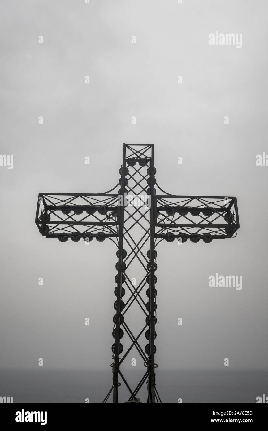 Cross view hi-res stock photography and images - Alamy