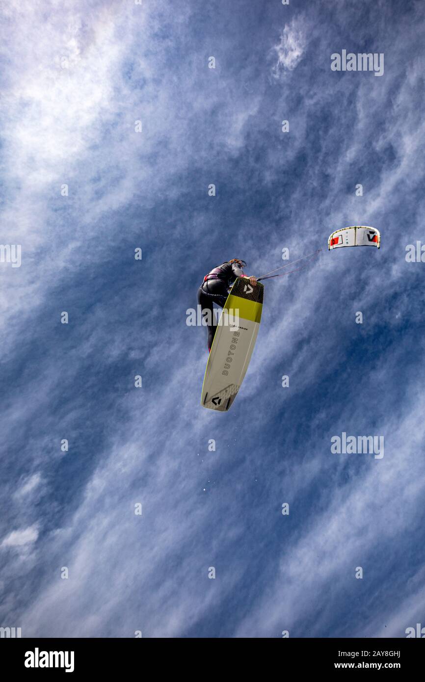 Landing kite hi-res stock photography and images - Alamy