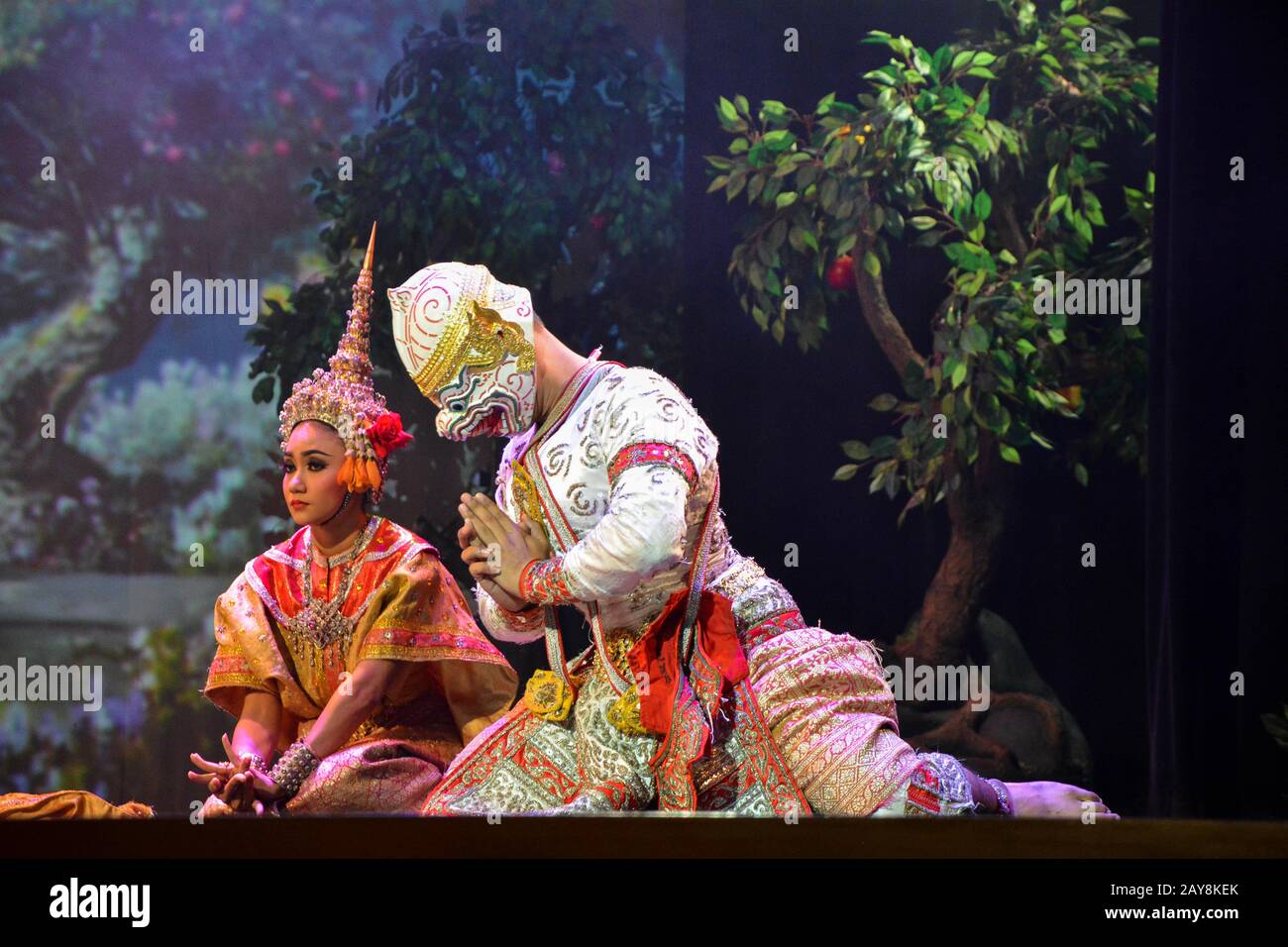 ''Khon'' Thai classical mask dance Stock Photo - Alamy