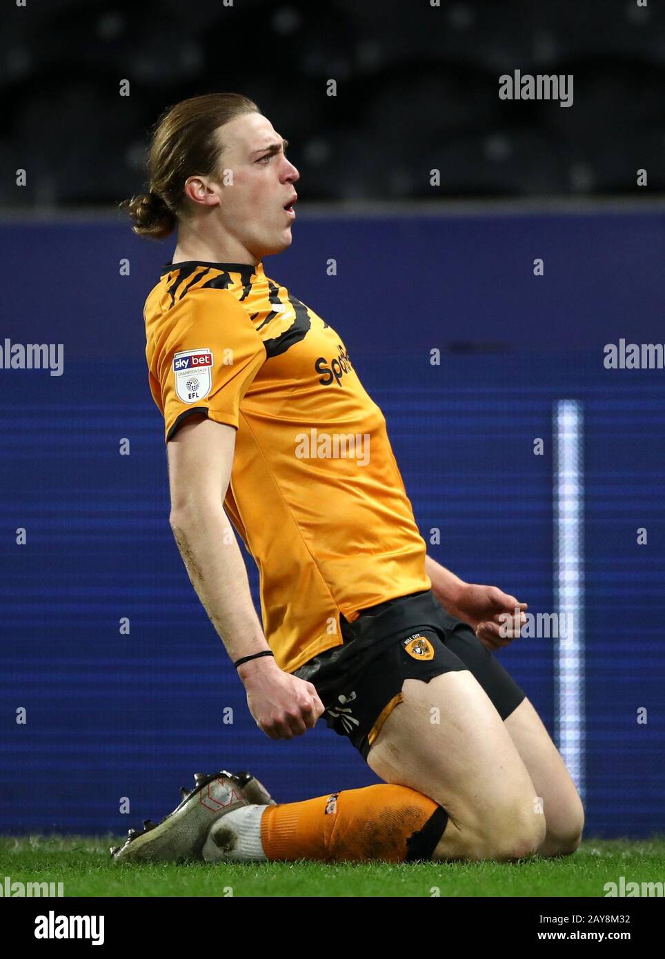 Hull citys tom eaves celebrates scoring hi-res stock photography and ...