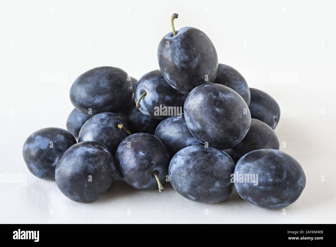 Damask plums hi-res stock photography and images - Alamy