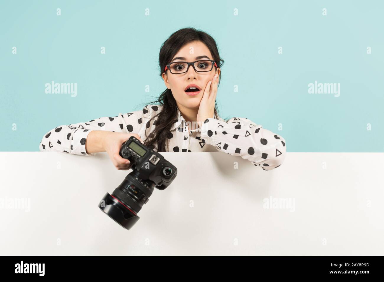 Woman journalist video camera hi-res stock photography and images - Alamy