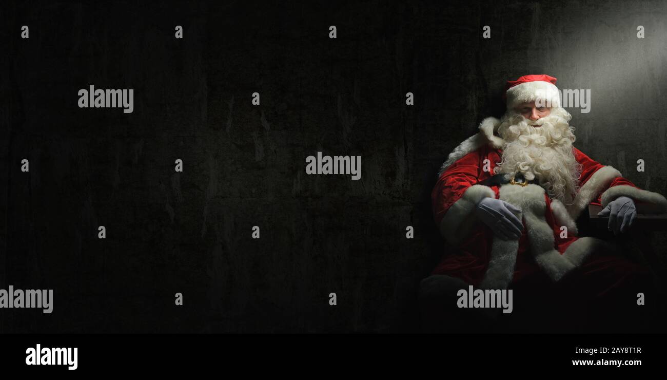 Drunk santa hi-res stock photography and images - Alamy