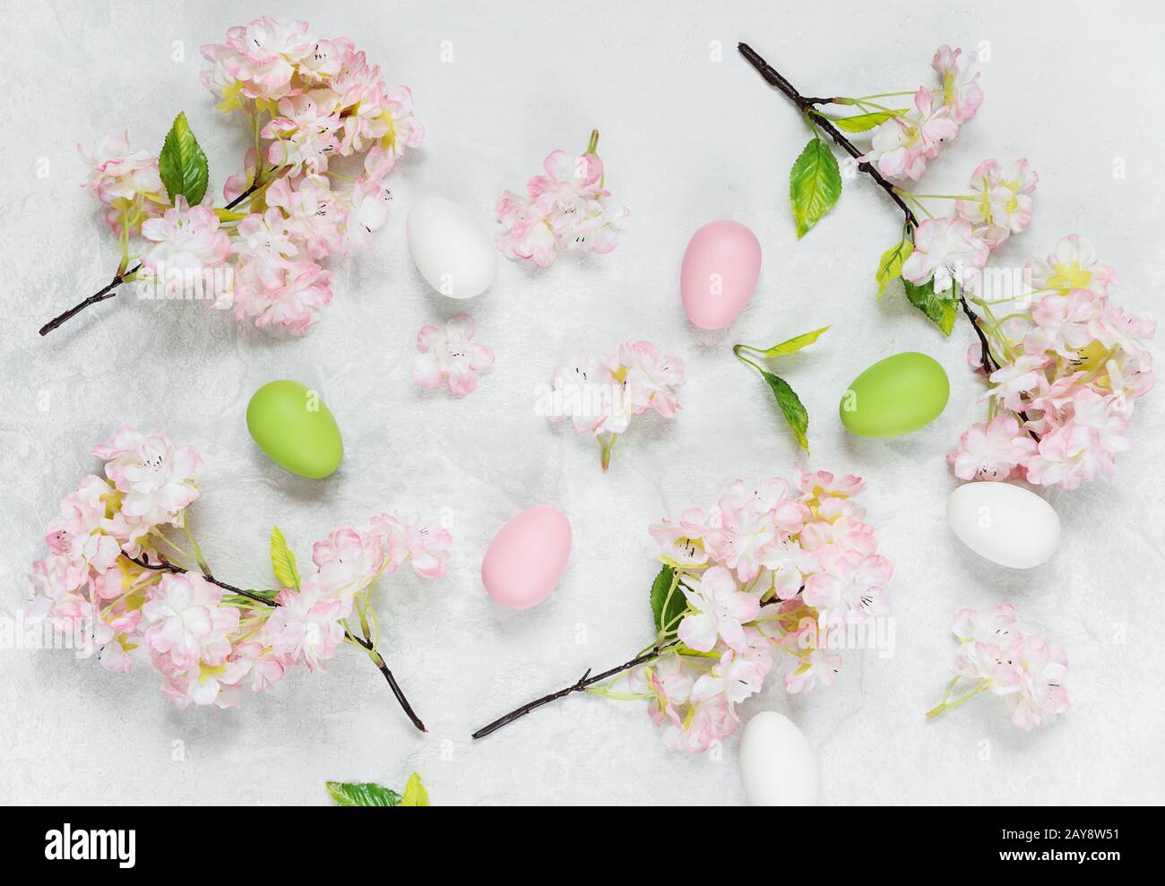 Easter frame with flowers and Easter eggs Stock Photo - Alamy