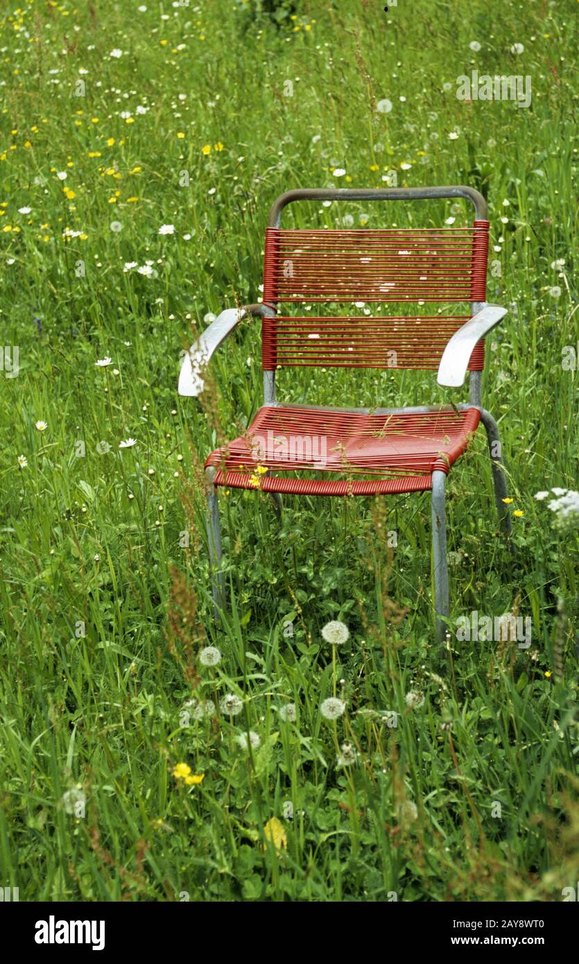 Garden chair, Spaghetti Chair Stock Photo - Alamy