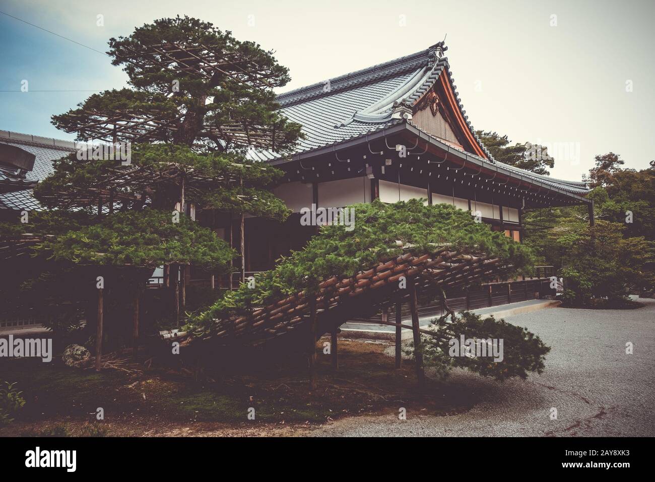 Kyoto historic building hi-res stock photography and images - Alamy