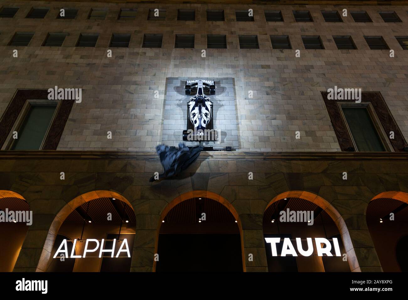 2020 Alpha Tauri AT01 revealed on the side of La Rinascente in Milan ...