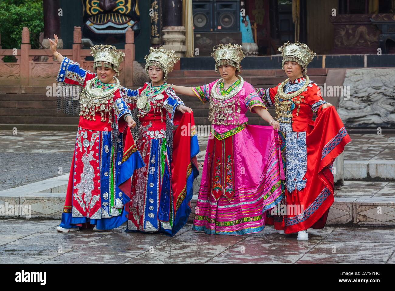 Tujia hi-res stock photography and images - Alamy