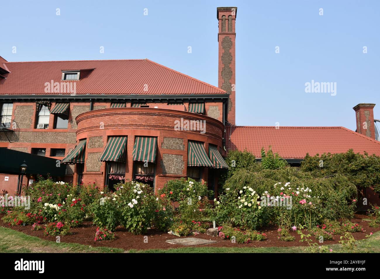 Portland oregon historic union train hi-res stock photography and ...