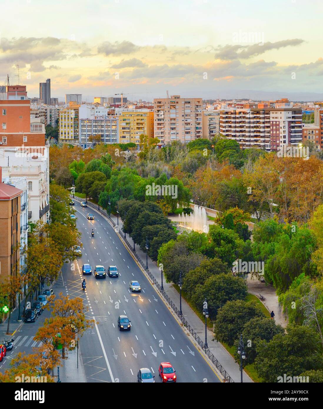 Valencia traffic hi-res stock photography and images - Alamy
