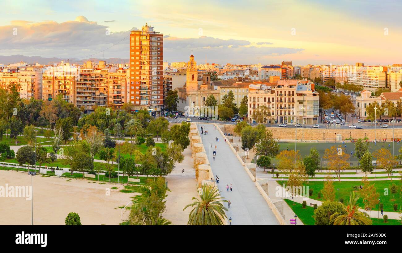 Spanish cityscape wallpaper hi-res stock photography and images - Alamy