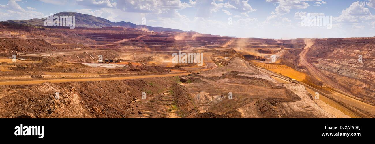 Iron Ore Mine, Pilbara, Western Australia Stock Photo - Alamy