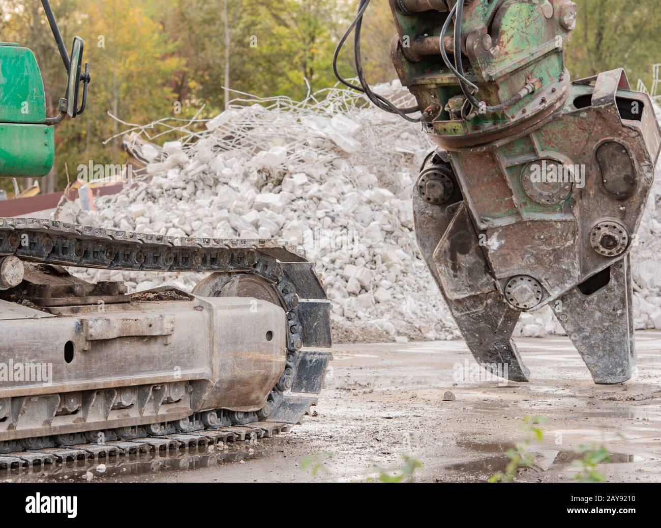 Demolition excavator hi-res stock photography and images - Alamy